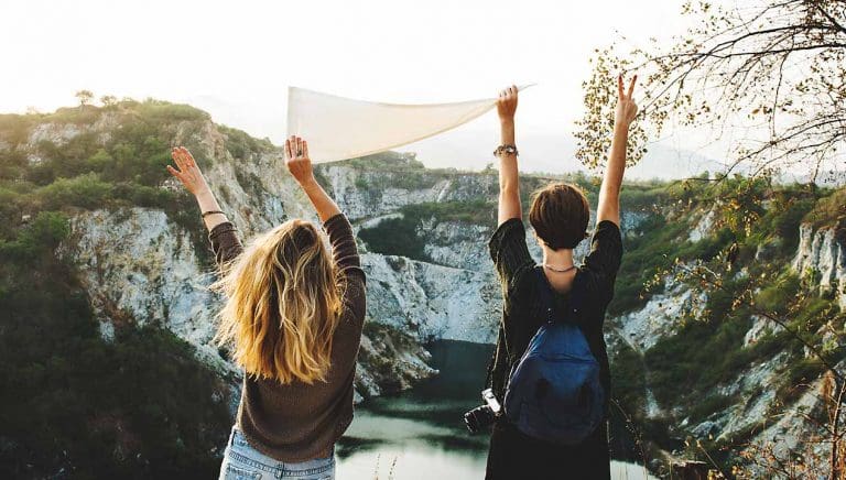 5 Reasons Why You Should Travel With Your Best Friend - Project Hot Mess