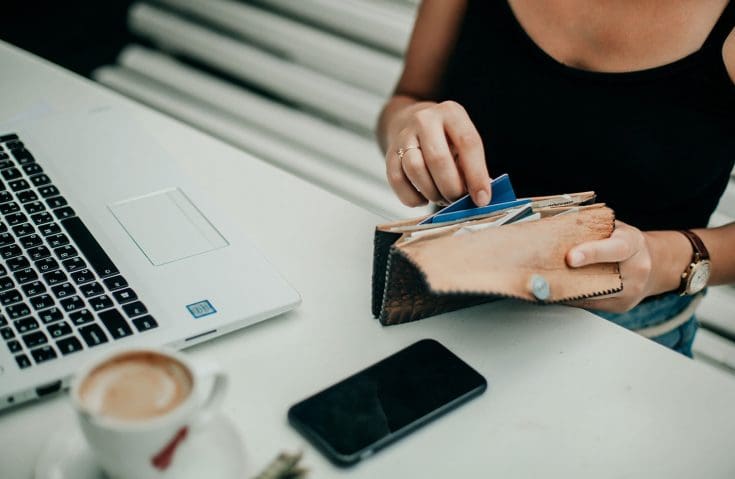 11 Signs You Need To Cut Back On Your Spending - Project Hot Mess