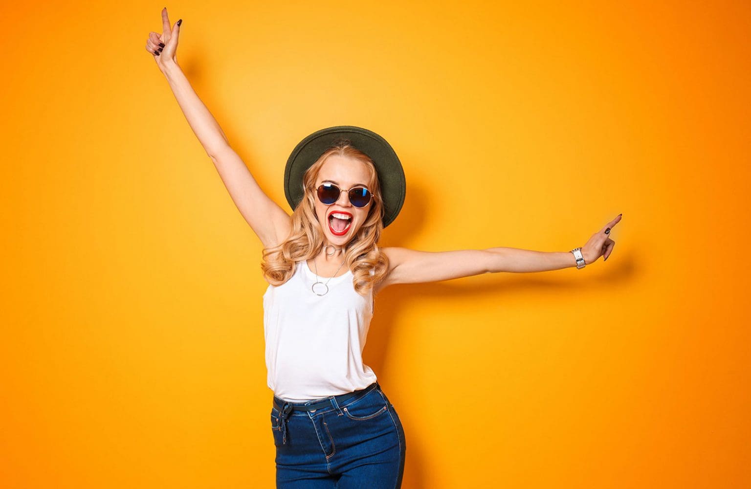 7 Things Every Happy Woman Does - Project Hot Mess