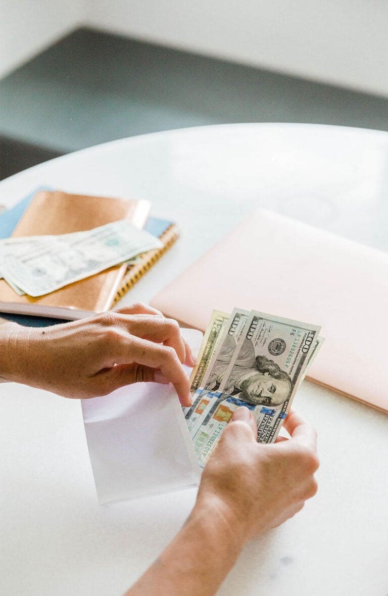 7 Habits Of People Who Manage Their Money Well - Project Hot Mess