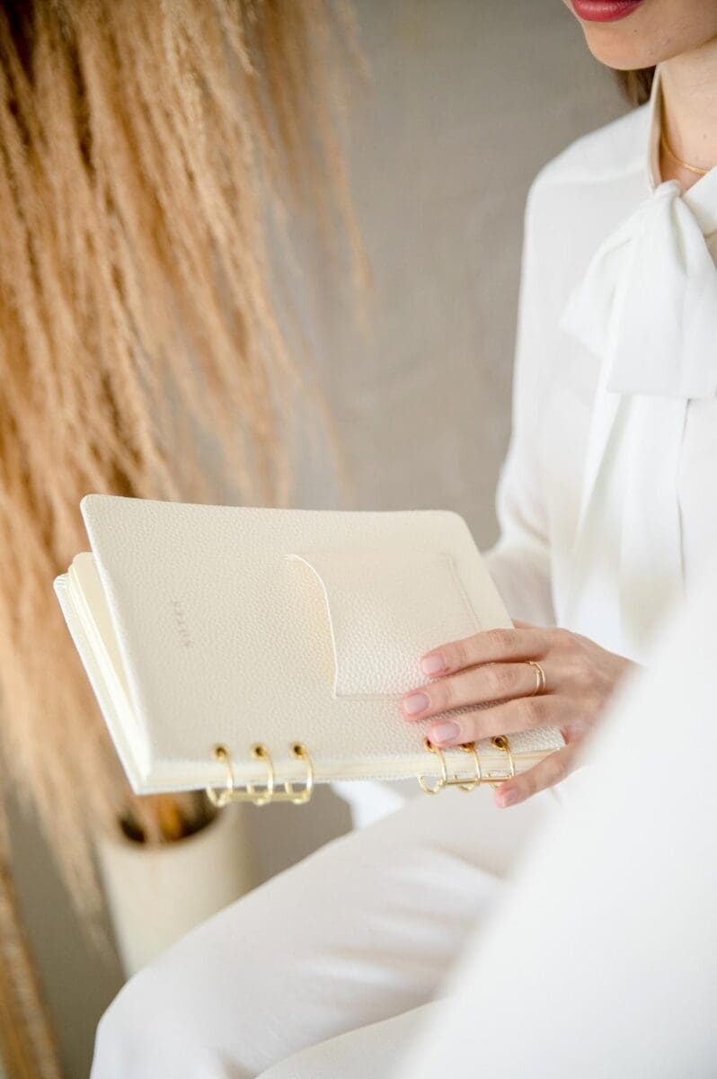 Daily Journal Prompts - 365 Days of Writing Prompts To Keep You ...