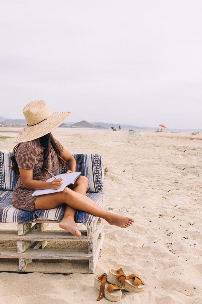 Daily Journal Prompts - 365 Days of Writing Prompts To Keep You ...