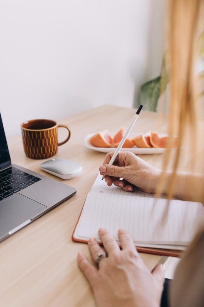 Daily Journal Prompts - 365 Days of Writing Prompts To Keep You ...